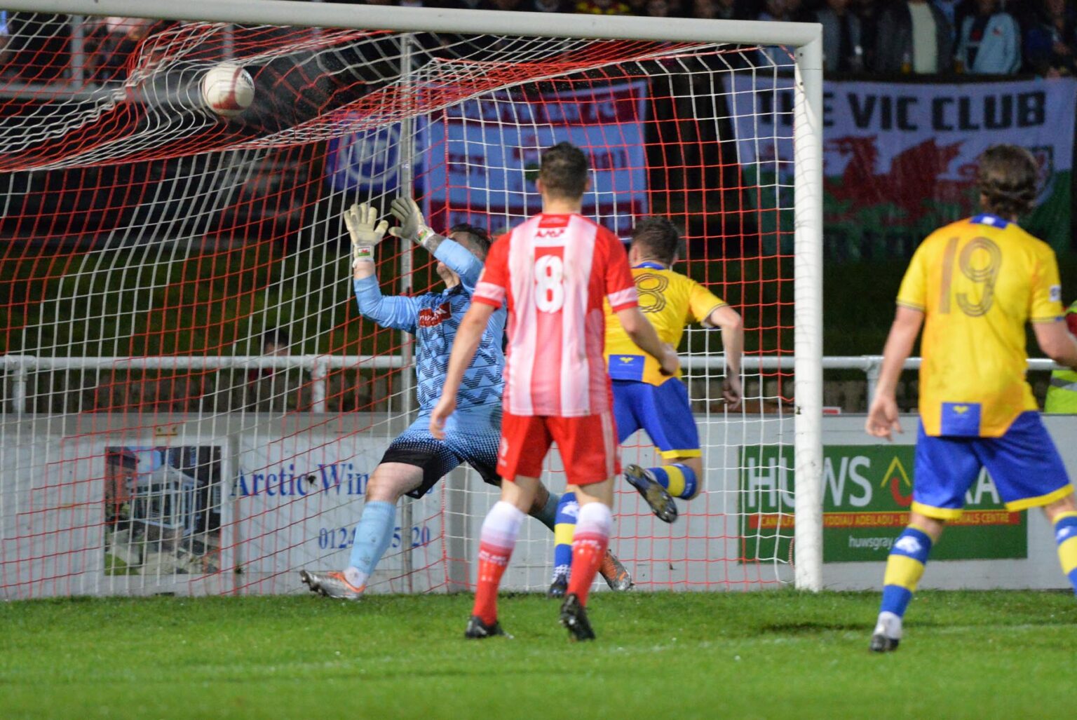 First goal for Guto as Bay win again - Colwyn Bay FC / CPD Bae Colwyn