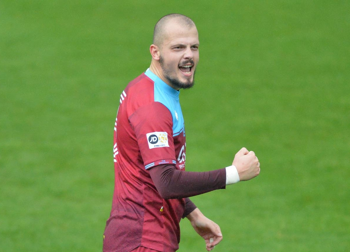 Sirrell scores again as Bay stay unbeaten - Colwyn Bay FC / CPD Bae Colwyn