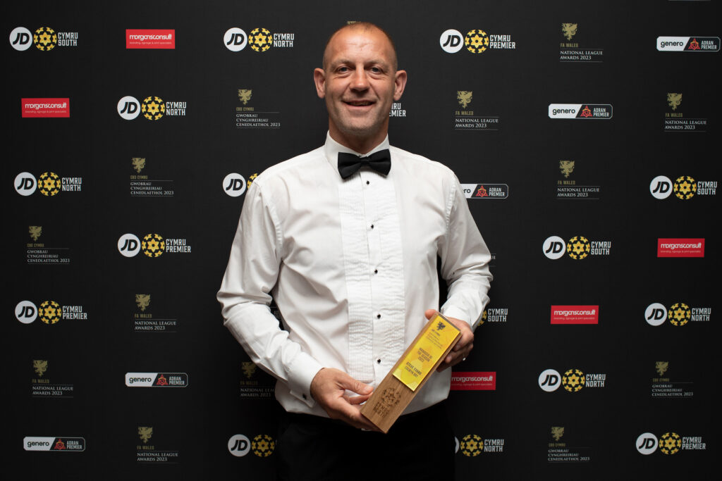 Evo and Macca win Cymru North season awards - Colwyn Bay FC / CPD Bae ...